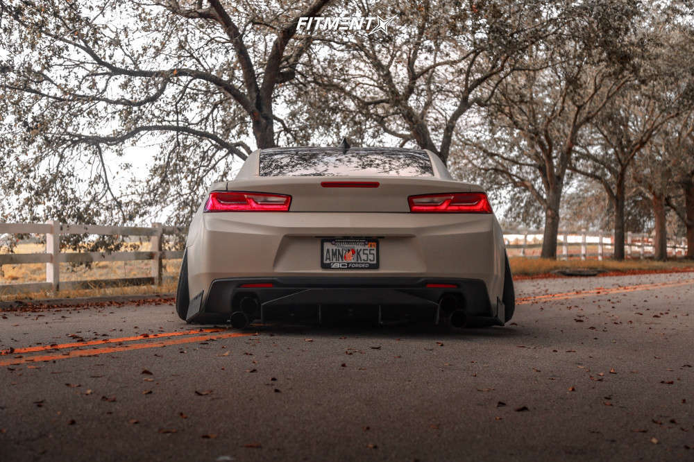 2016 Chevrolet Camaro LT with 20x9.5 BC Forged MLE81 and Pirelli 245x30 ...