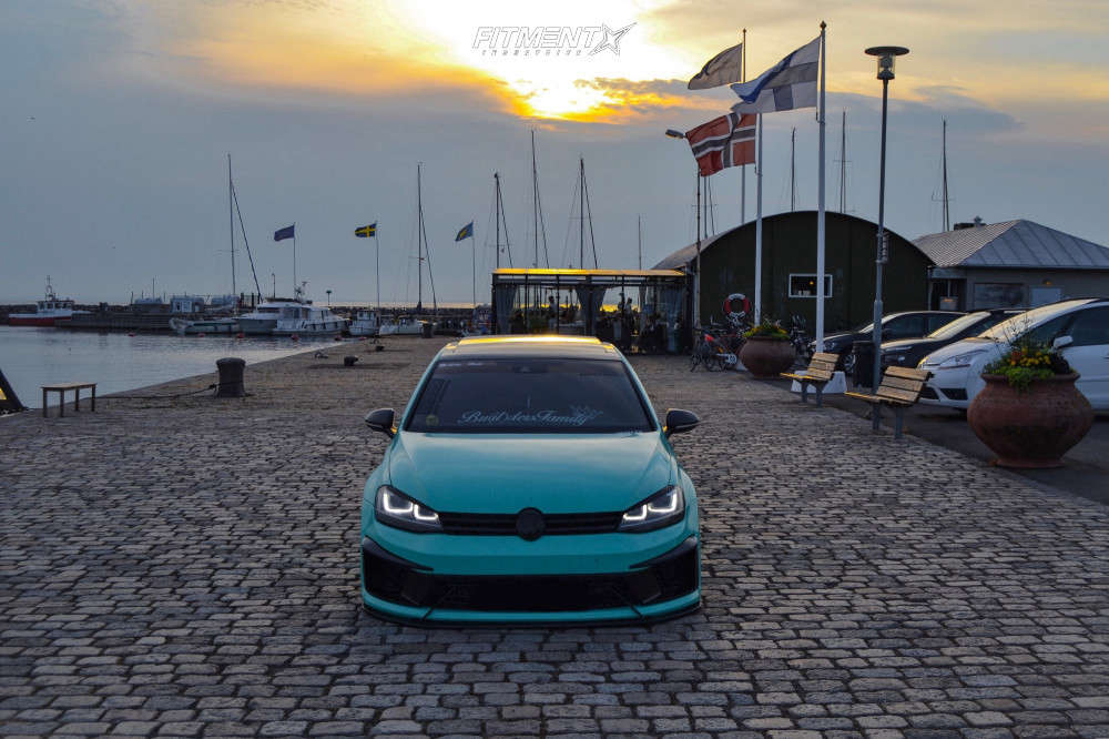 2017 Volkswagen Golf R Base with 20x9 Ferrada F8-fr5 and Achilles ...