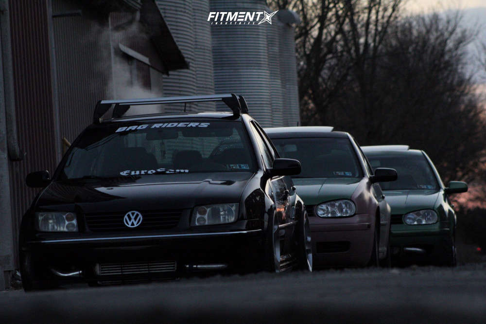 2004 Volkswagen Jetta GLI 1.8T 4dr Sedan (1.8L 4cyl Turbo 6M) with 18x9 ...