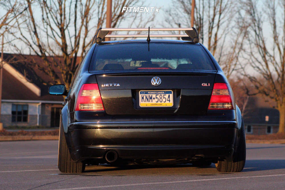 2004 Volkswagen Jetta GLI 1.8T 4dr Sedan (1.8L 4cyl Turbo 6M) with 18x9 ...