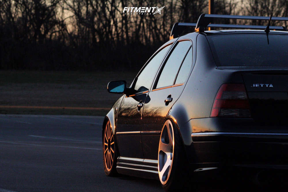 2004 Volkswagen Jetta GLI 1.8T 4dr Sedan (1.8L 4cyl Turbo 6M) with 18x9 ...