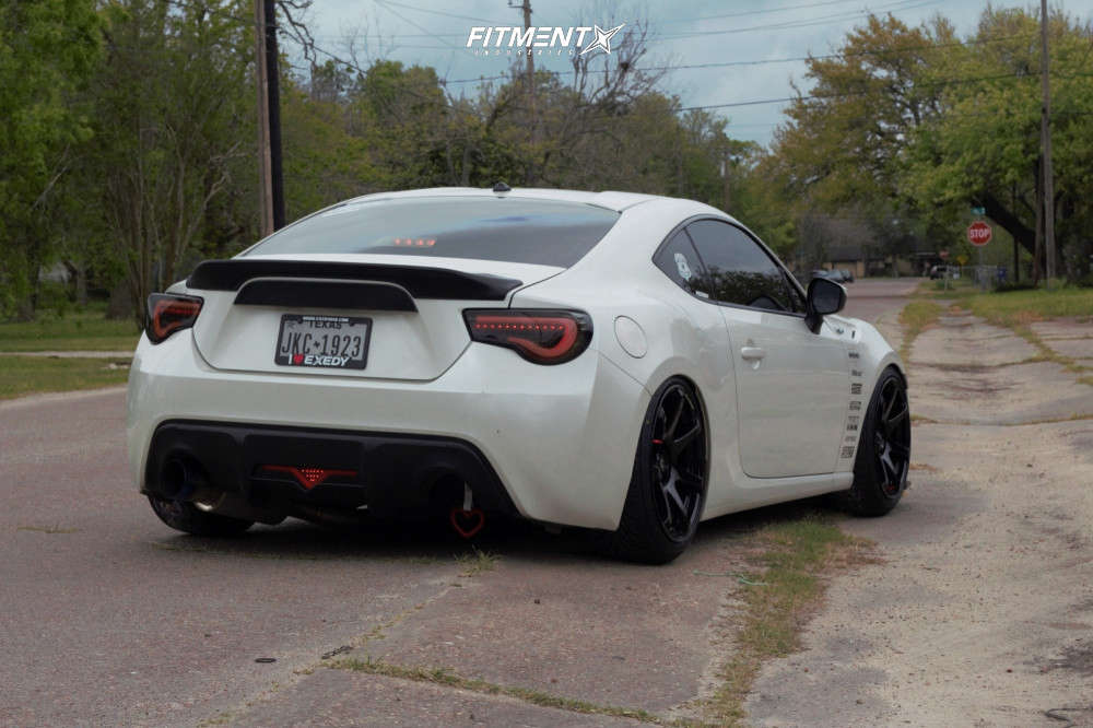 2014 Subaru BRZ Base with 18x9 Cosmis Racing Mr7 and Federal 225x40 on ...