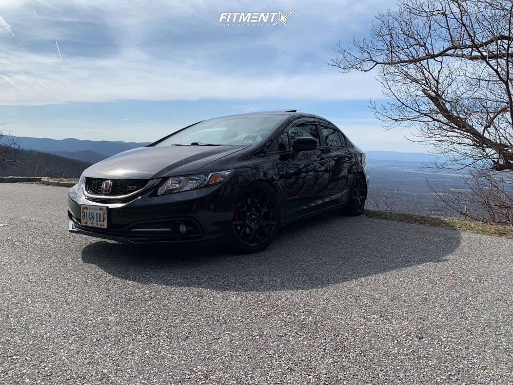 2014 Honda Civic Si with 18x8 Voxx Lago and Hankook 255x30 on Lowering ...