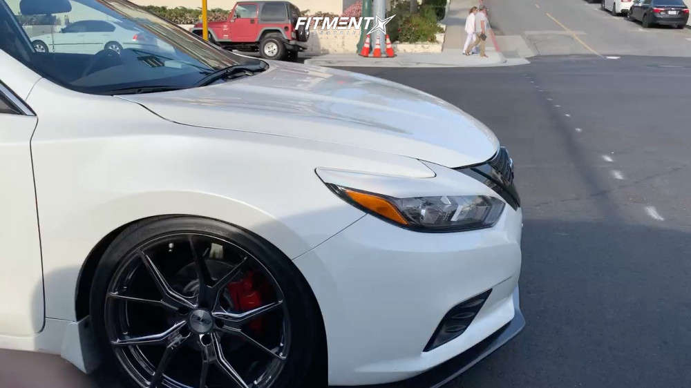 2017 Nissan Altima SR with 20x8.5 STR 907 and Toyo Tires 245x35 on ...