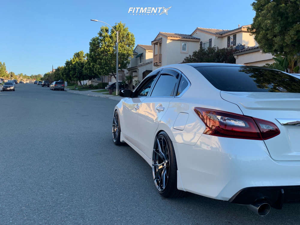 2017 Nissan Altima SR with 20x8.5 STR 907 and Toyo Tires 245x35 on ...