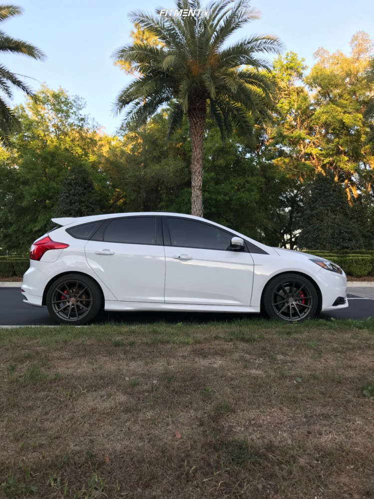2014 Ford Focus ST with 18x9.5 TSW Bathurst and Hankook 235x40 on Stock ...
