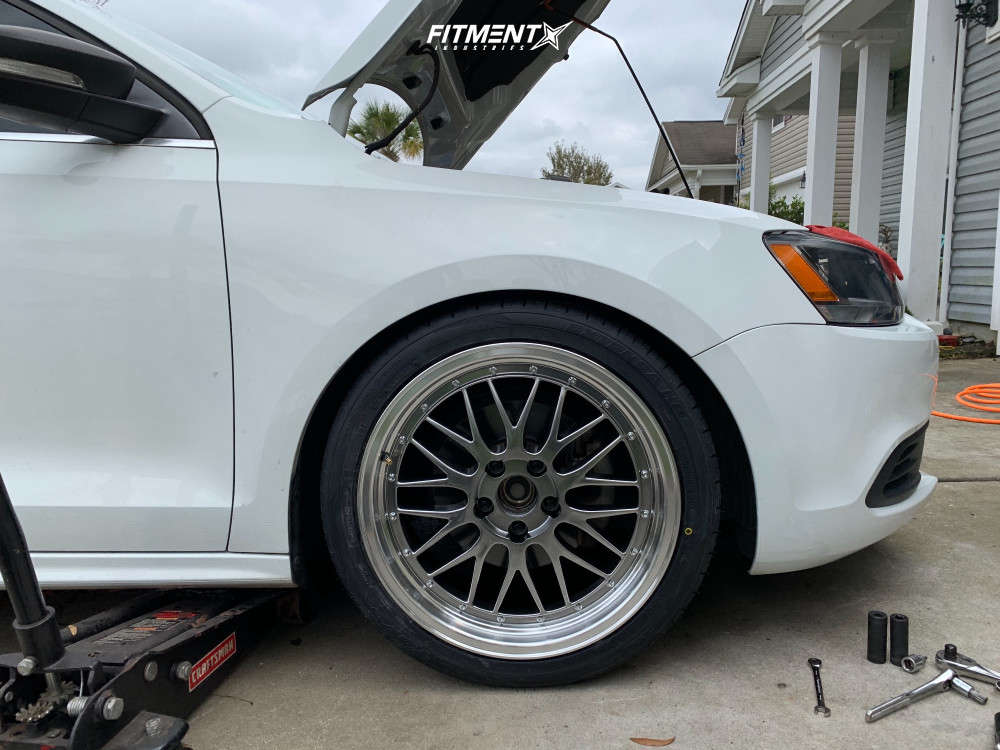 2014 Volkswagen Jetta SE with 18x8 JNC JNC005 and Toyo Tires 225x40 on ...