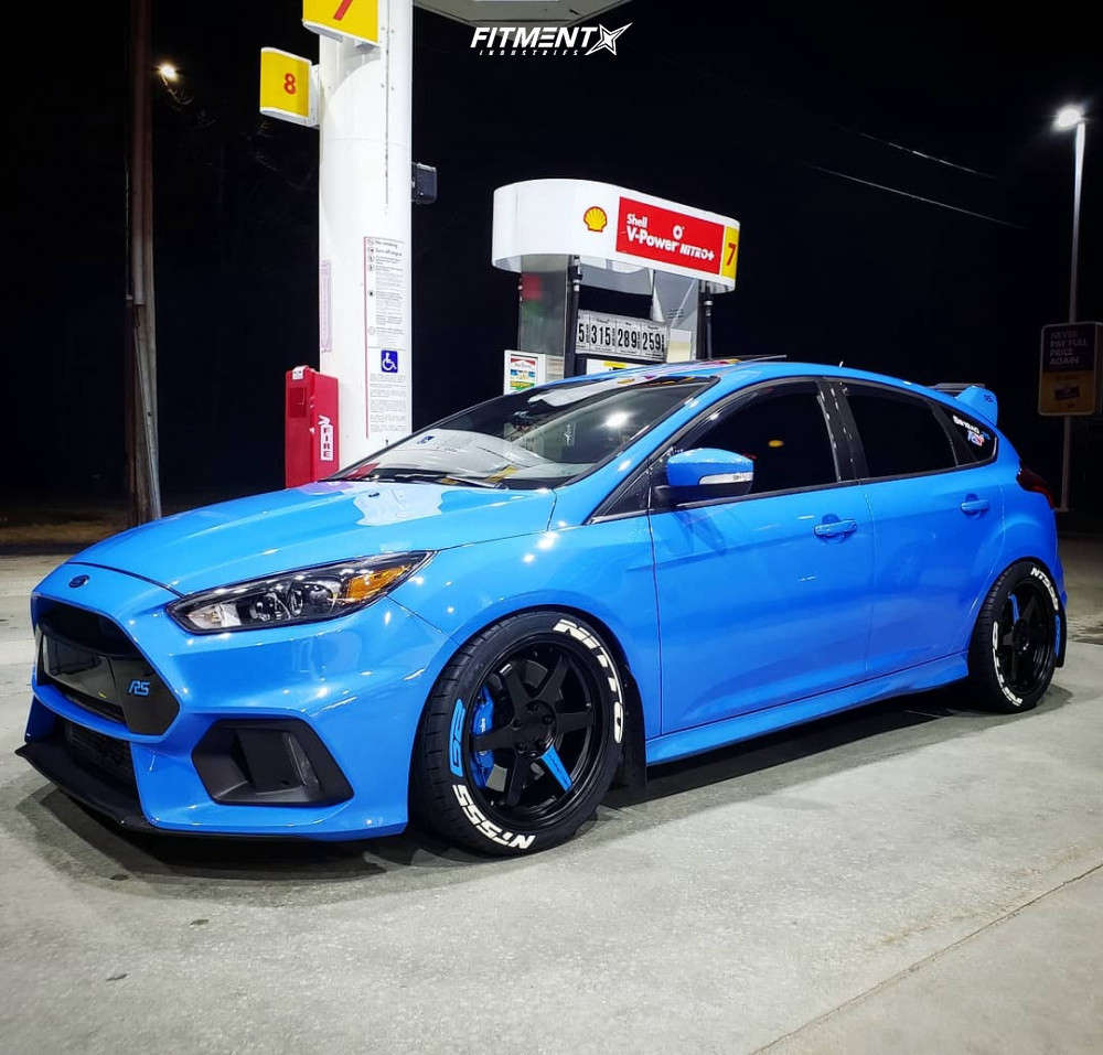 2016 Ford Focus RS with 18x8.5 Varrstoen Es2 and Nitto 245x40 on ...
