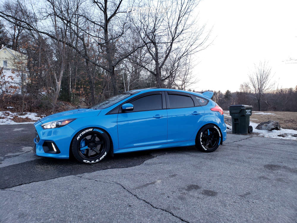 2016 Ford Focus RS with 18x8.5 Varrstoen Es2 and Nitto 245x40 on ...