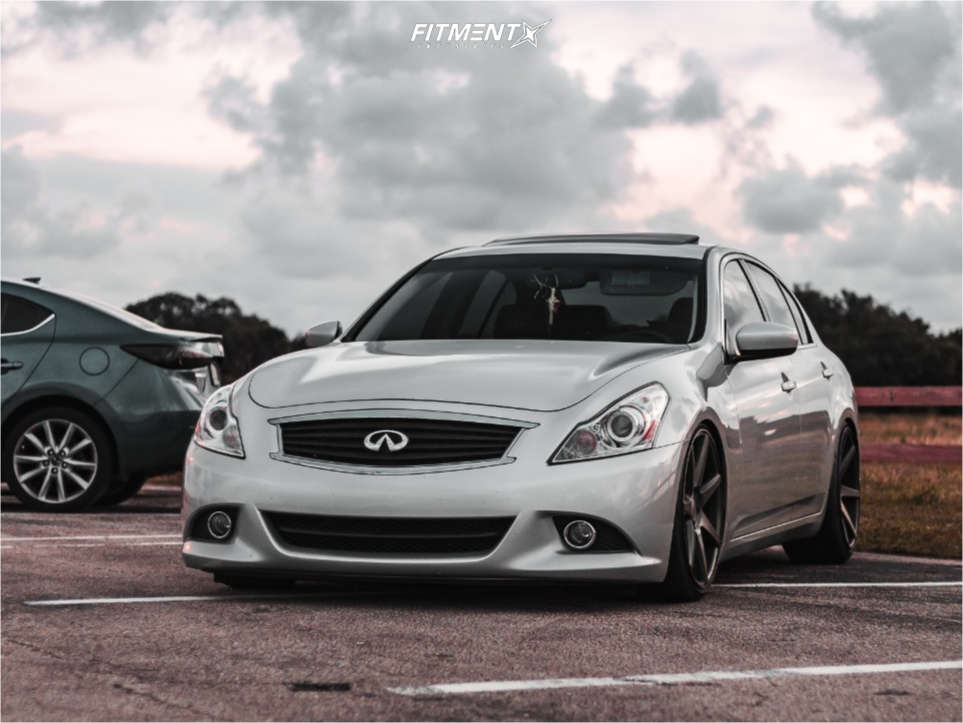 2013 INFINITI G37 Base with 20x9 Vossen Cv7 and Toyo Tires 225x35 on ...