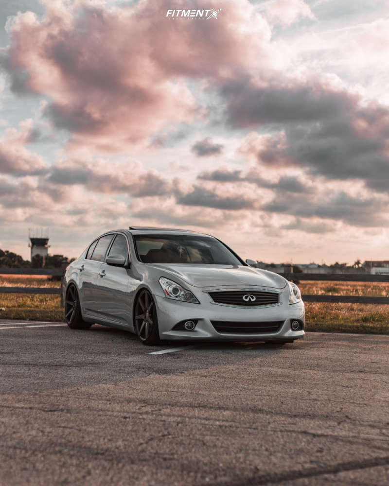 2013 INFINITI G37 Base with 20x9 Vossen Cv7 and Toyo Tires 225x35 on ...