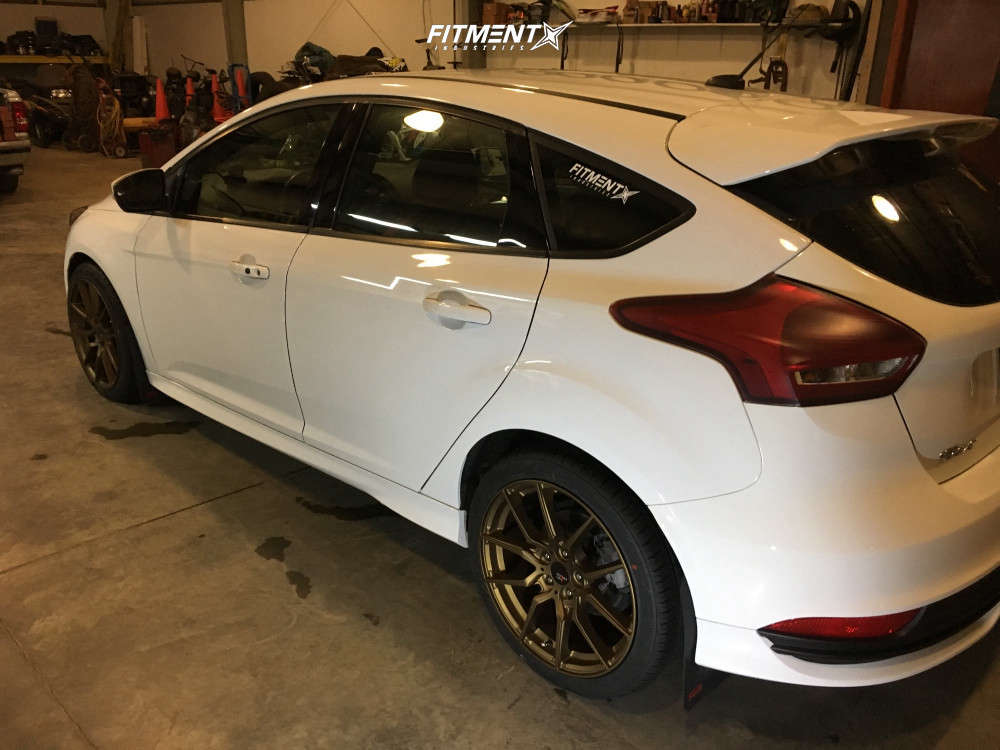 2017 Ford Focus ST with 18x8.5 Option Lab R716 and Hankook 245x40 on ...