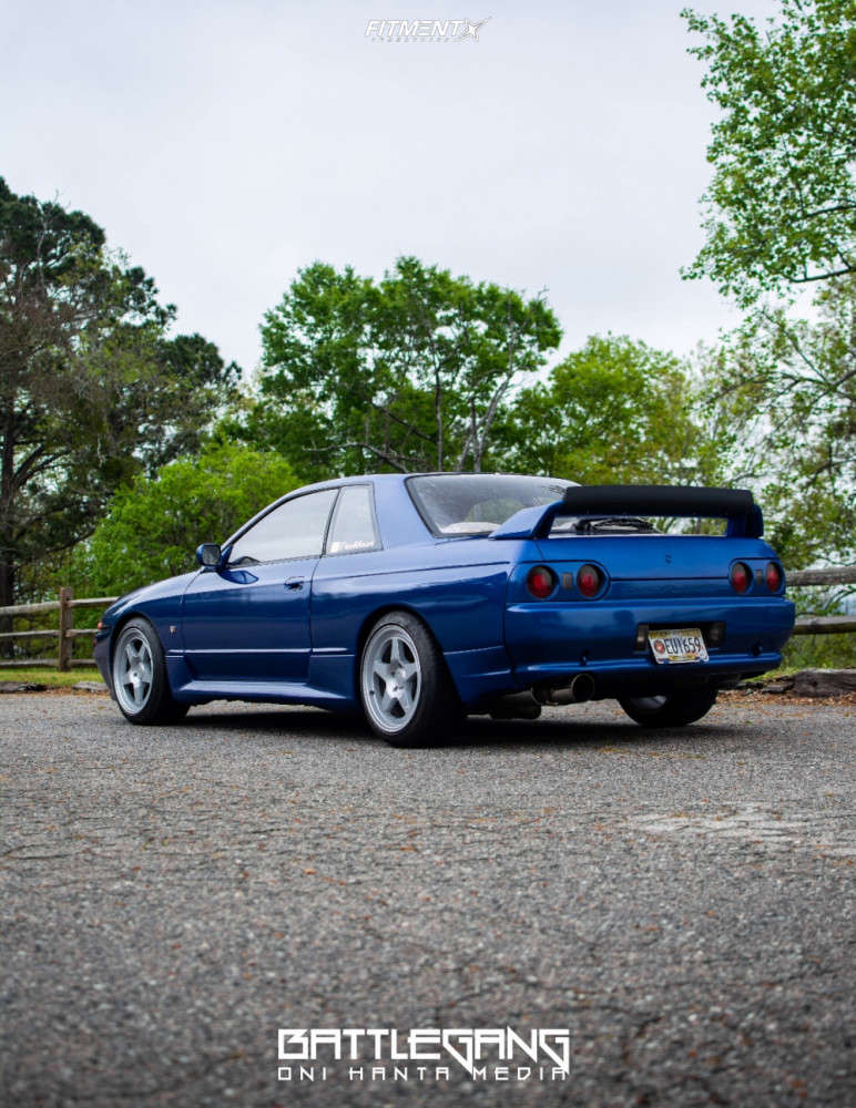 1991 Nissan Skyline R32 Base with 17x9.5 Motegi Mr137 and Riken 225x45 ...