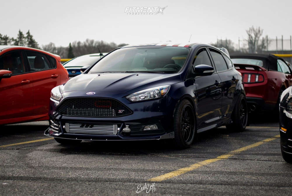 2016 Ford Focus ST with 18x9 XXR 527d and Goodyear 235x40 on Lowering ...