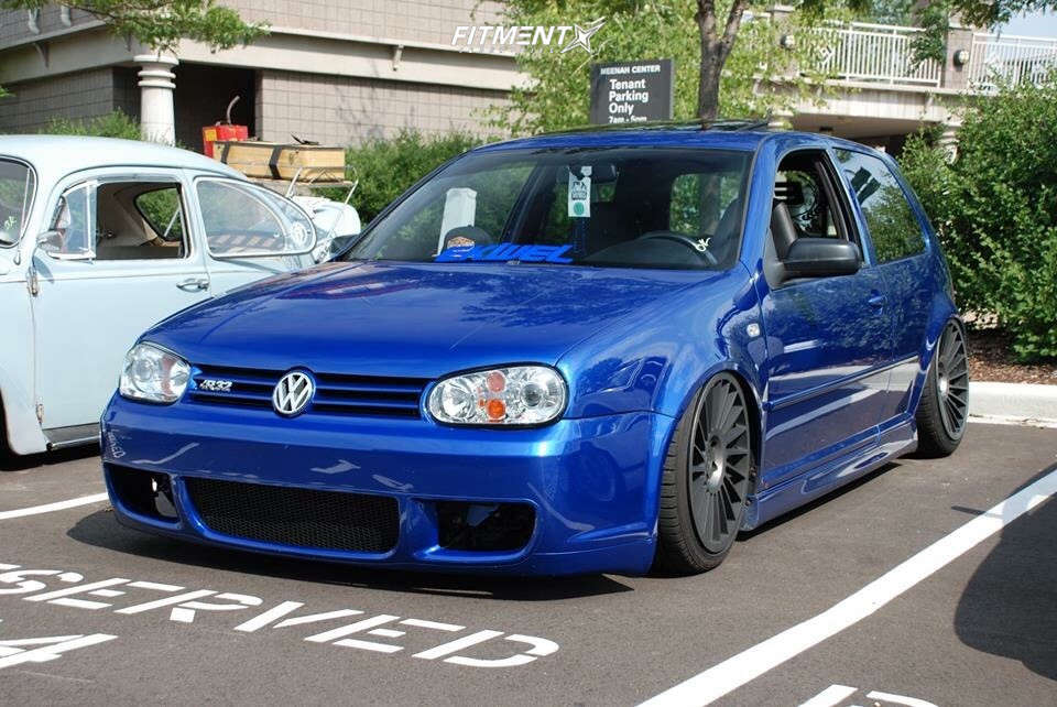 2004 Volkswagen R32 Base with 18x8.5 Rotiform Ind-t and Sumitomo 225x40 ...