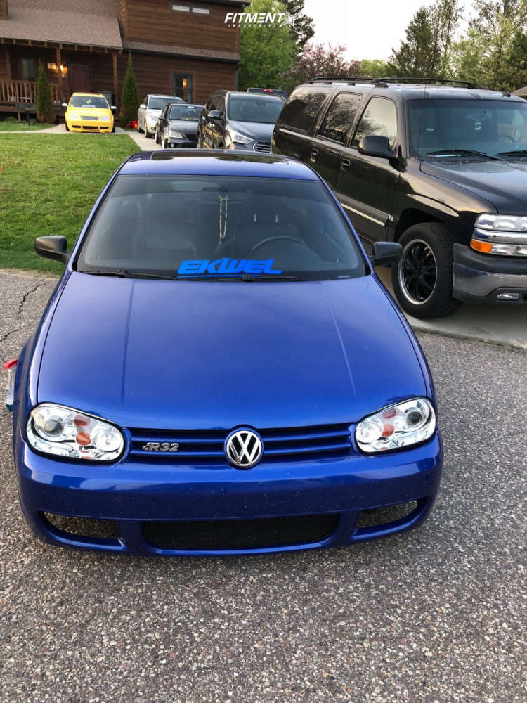 2004 Volkswagen R32 Base with 18x8.5 Rotiform Ind-t and Sumitomo 225x40 ...