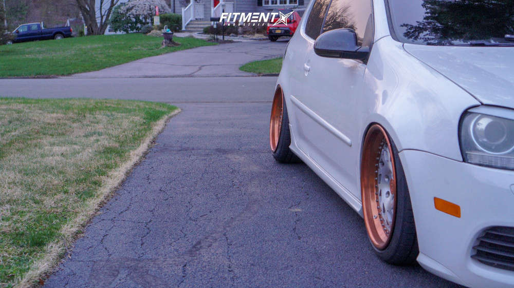 2008 Volkswagen R32 Base with 18x9 WatercooledIND Md1 and Sumitomo ...