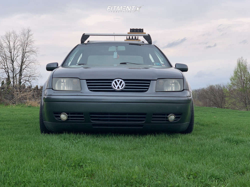 2003 Volkswagen Jetta GLS with 18x8.5 STR 514 and Kinforest 205x40 on ...