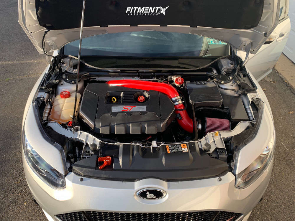 2014 Ford Focus ST with 18x9.5 Rota Grid and Continental 235x40 on ...
