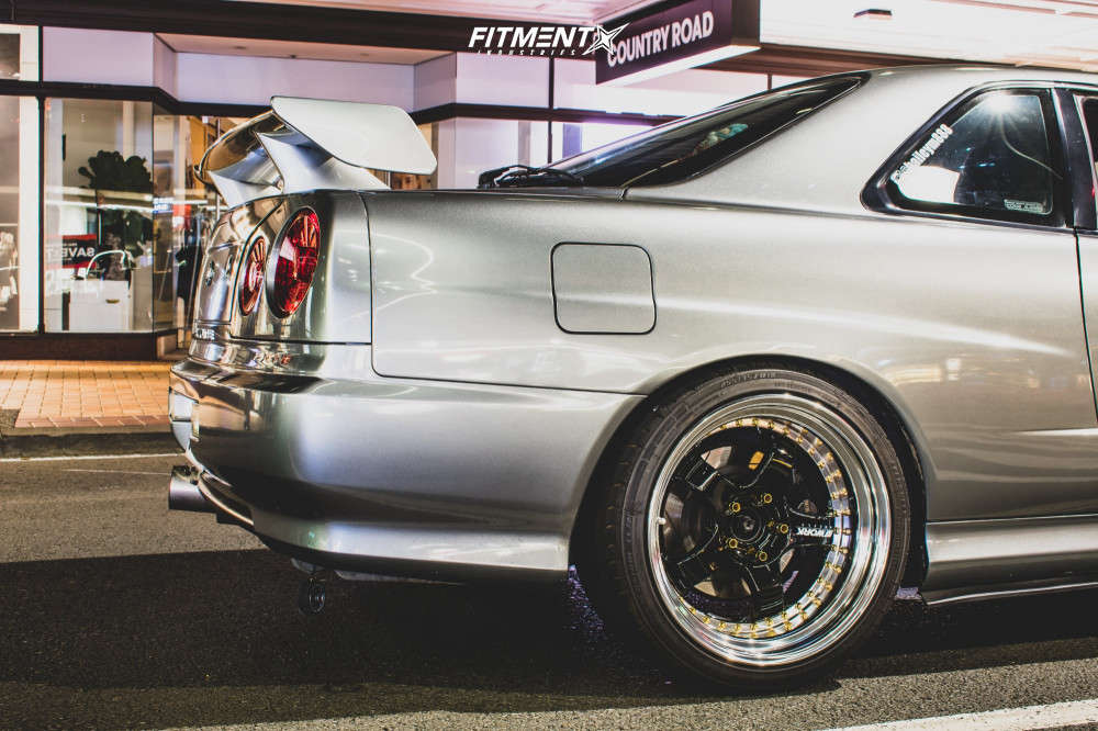 2000 Nissan Skyline R34 Base with 18x9 Work Meister S1 3P and Evergreen ...