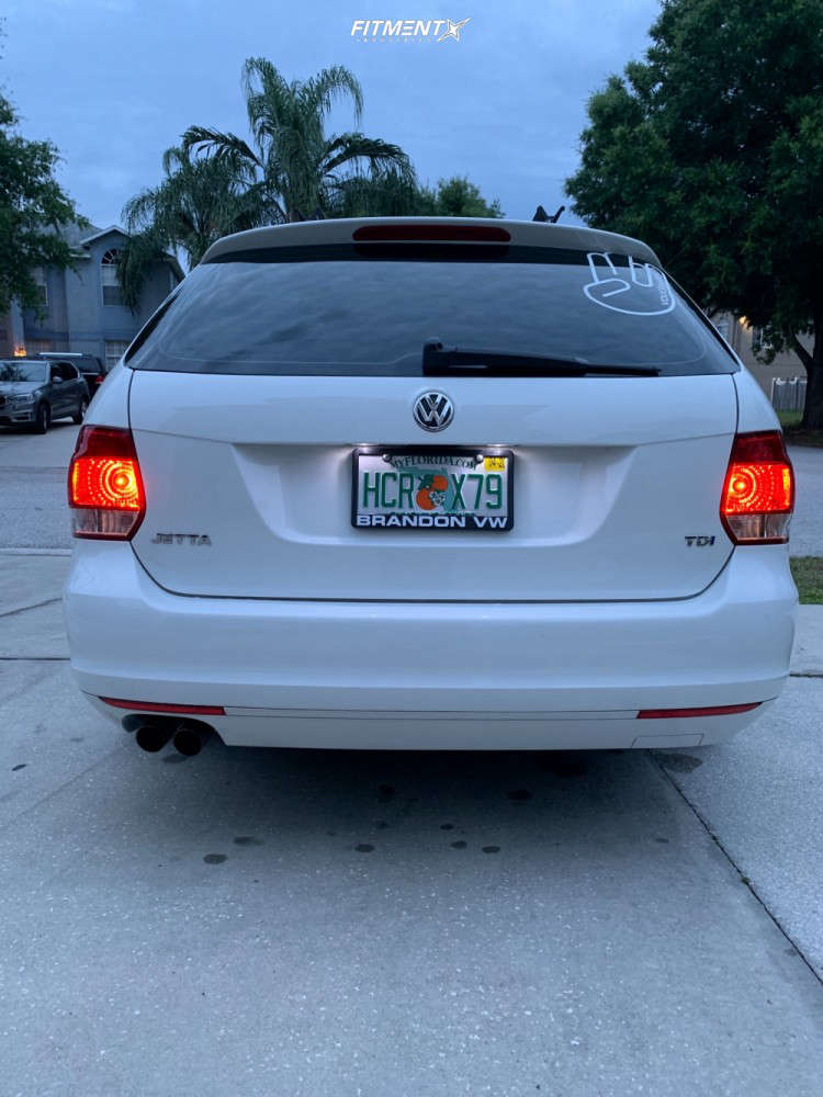 2013 Volkswagen Jetta TDI with 18x9 JNC JNC005 and Nankang 225x35 on ...