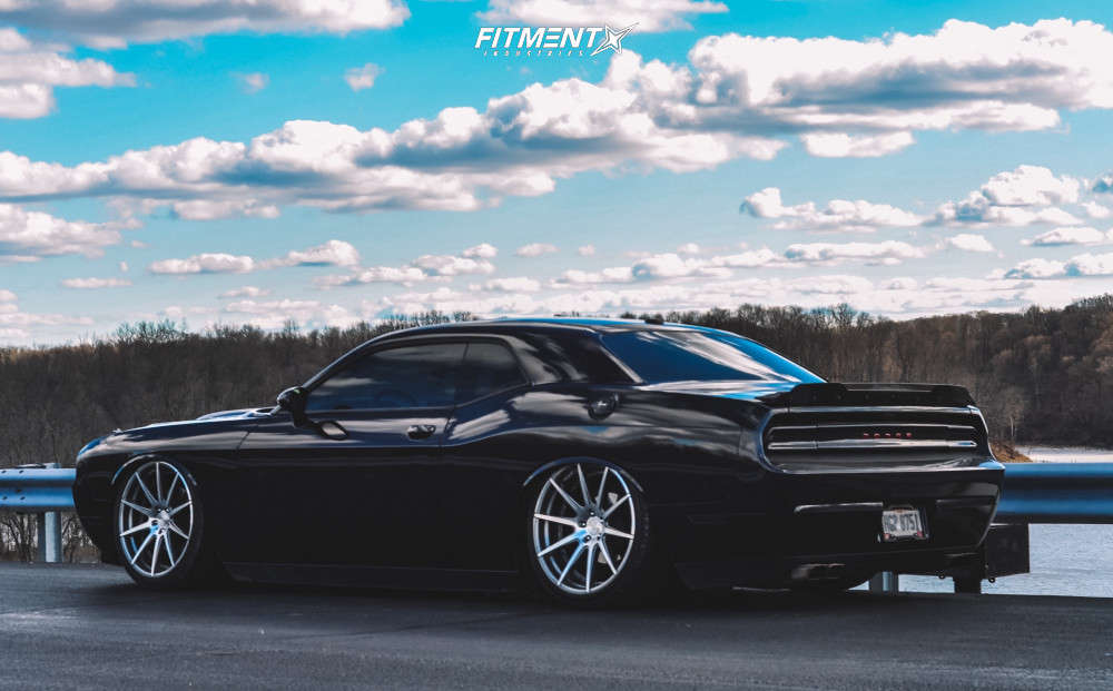 2011 Dodge Challenger R/T with 22x9 Verde Insignia and Lexani 265x35 on ...