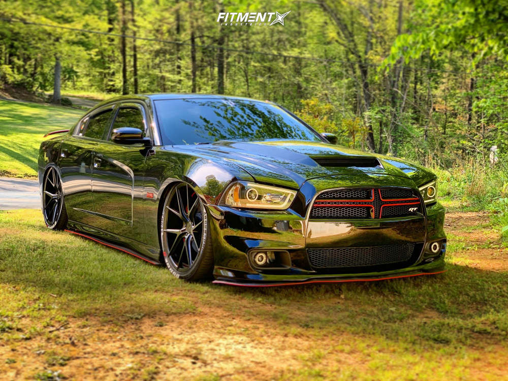 2012 Dodge Charger R/T with 22x9 Verde Axis and Lexani 265x35 on Air ...