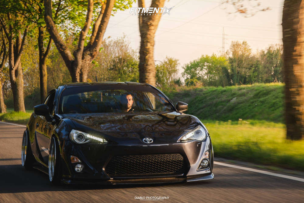 2013 Toyota 86 Base with 18x9 Damnraw and Accelera 205x35 on Air ...