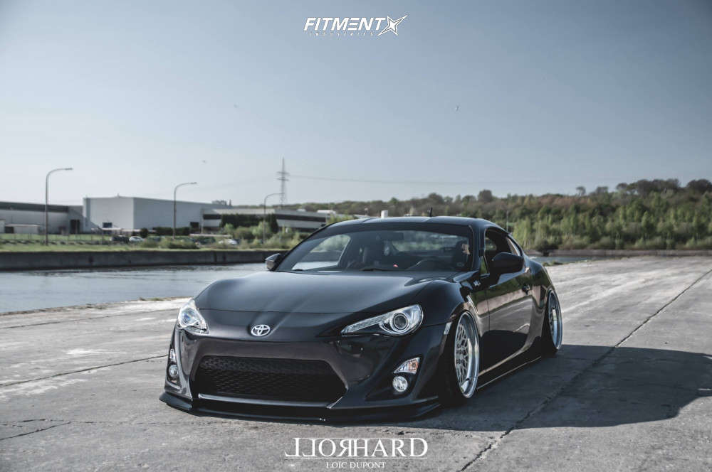 2013 Toyota 86 Base with 18x9 Damnraw and Accelera 205x35 on Air ...