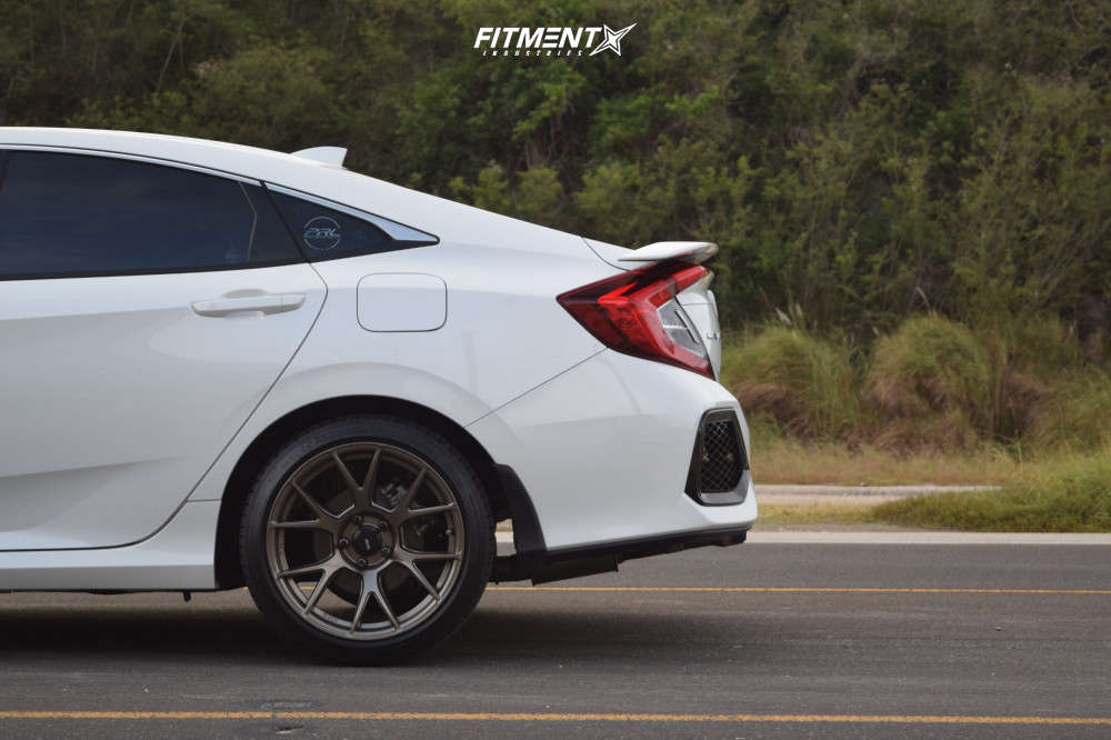2018 Honda Civic Si with 18x9.5 Konig Ampliform and Michelin 235x40 on ...
