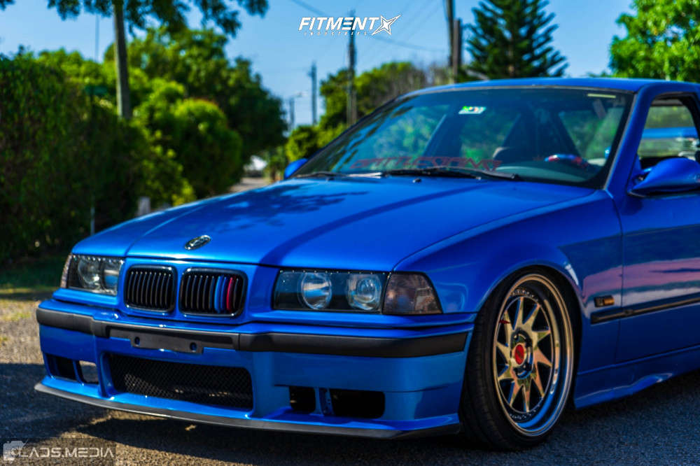 1996 BMW M3 Base with 18x8.5 ESR Sr09 and Nankang 215x35 on Coilovers ...