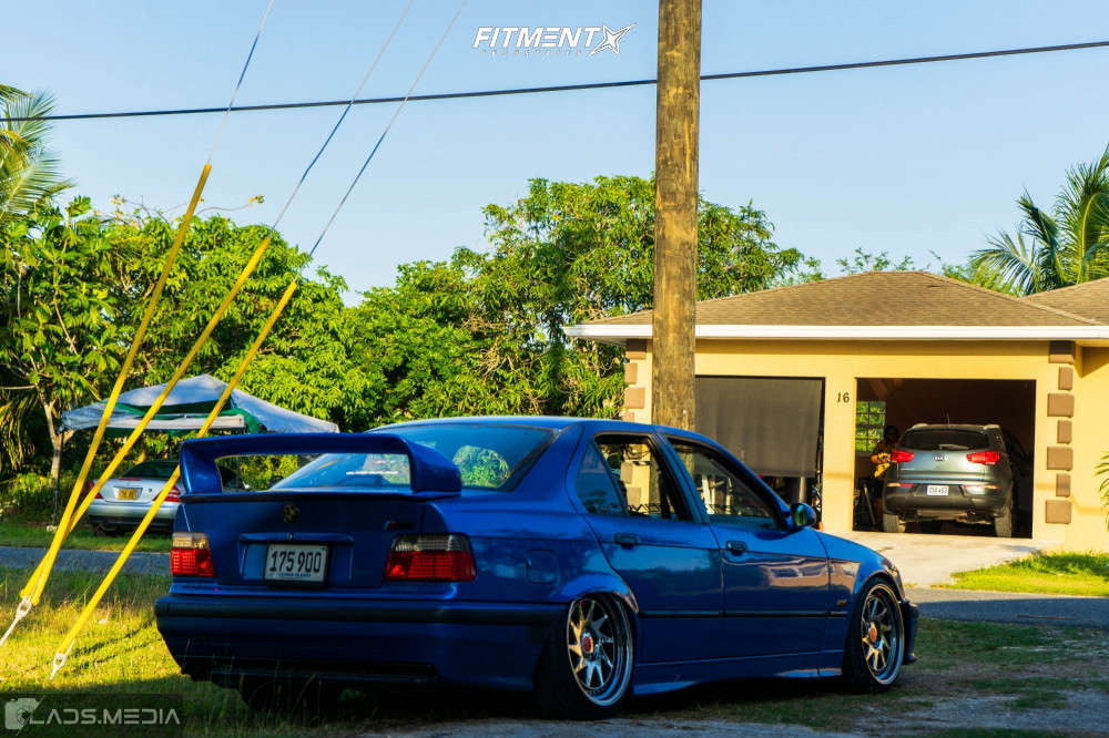 1996 BMW M3 Base with 18x8.5 ESR Sr09 and Nankang 215x35 on Coilovers ...