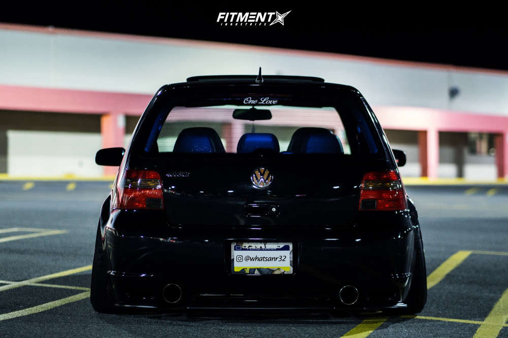 2004 Volkswagen R32 Base with 18x8.5 BBS Rsii and Nitto 205x40 on Air ...