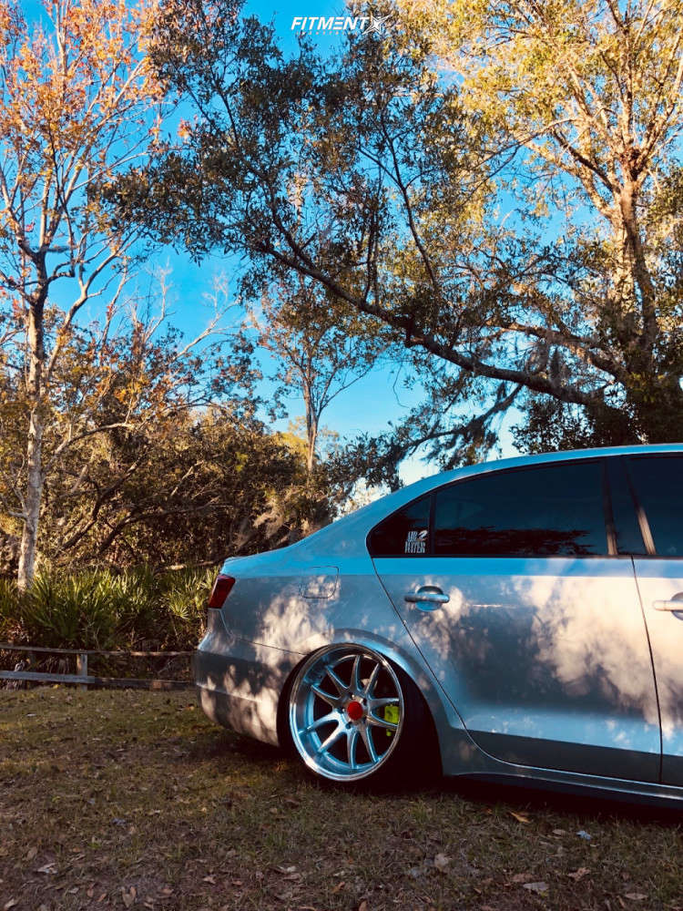 2011 Volkswagen Jetta SE with 18x9.5 Aodhan DS02 and Achilles 215x35 on ...