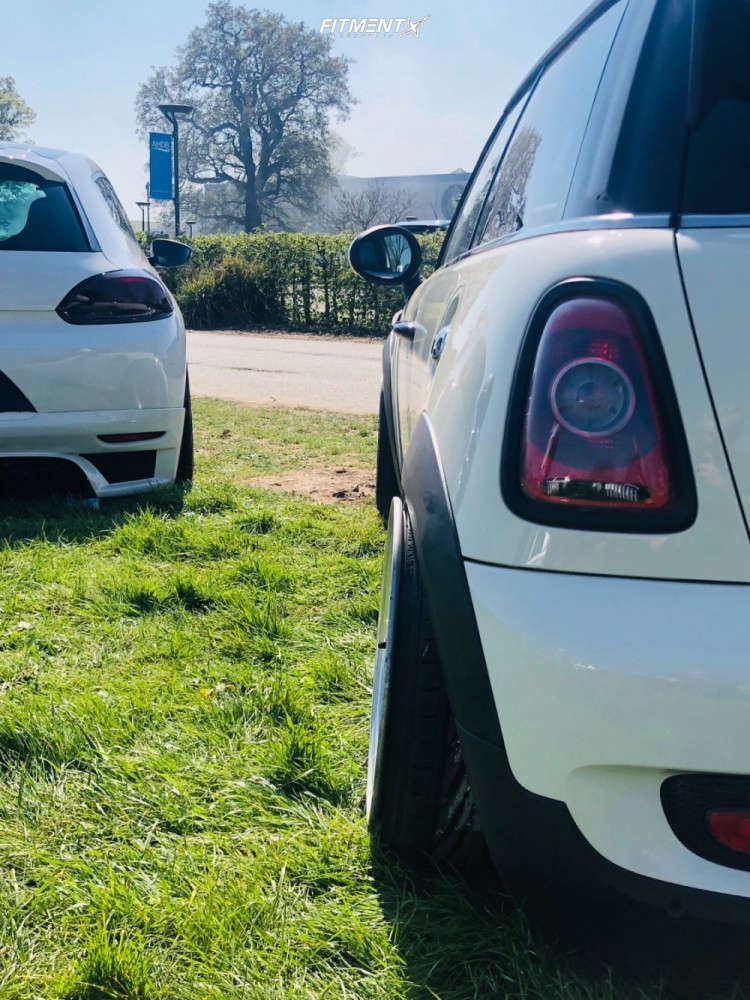 2008 Mini Cooper S with 16x8 Japan Racing Jr26 and Toyo Tires 195x40 on ...