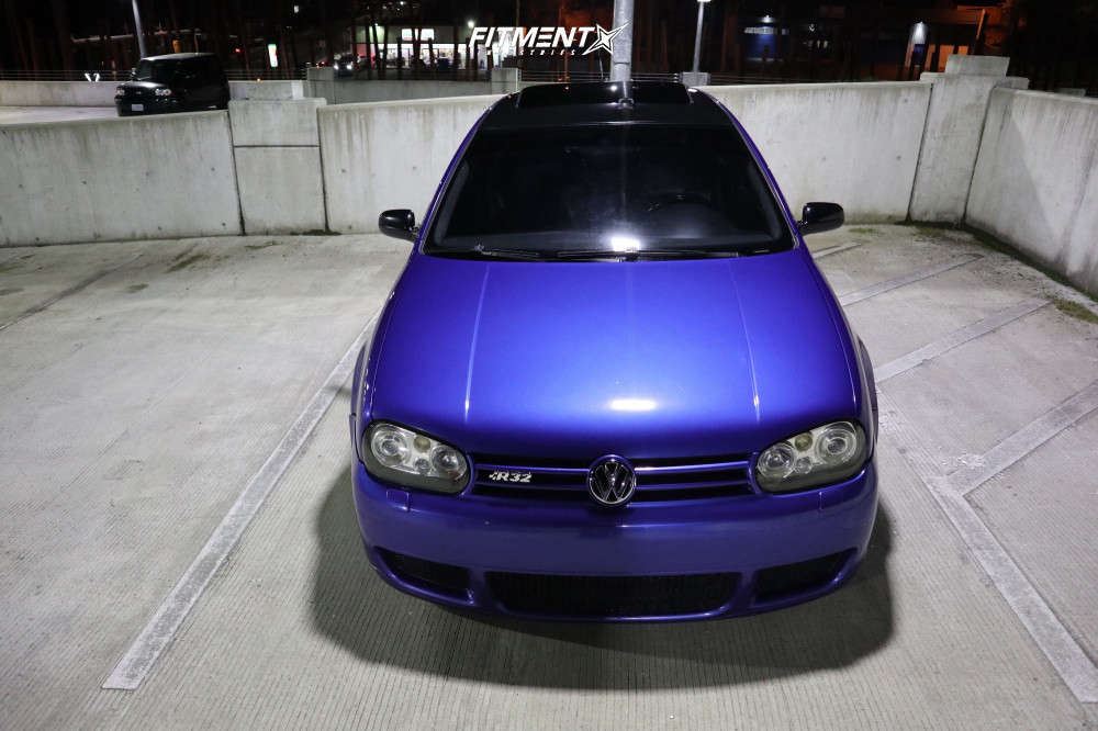 2004 Volkswagen R32 Base with 18x9.5 Rotiform Tmb and Velozza 215x35 on ...