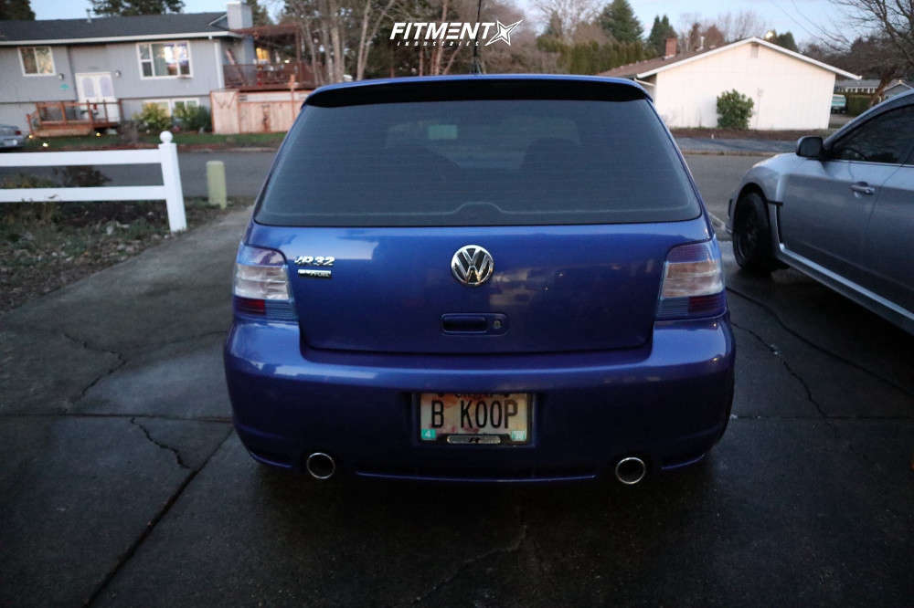 2004 Volkswagen R32 Base with 18x9.5 Rotiform Tmb and Velozza 215x35 on ...
