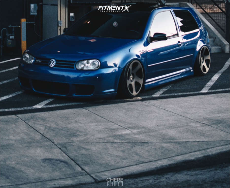 2004 Volkswagen R32 Base with 18x9.5 Rotiform Tmb and Velozza 215x35 on ...