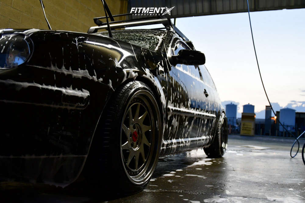 2005 Volkswagen GTI Base with 18x8.5 ESR Sr09 and Nankang 225x40 on ...