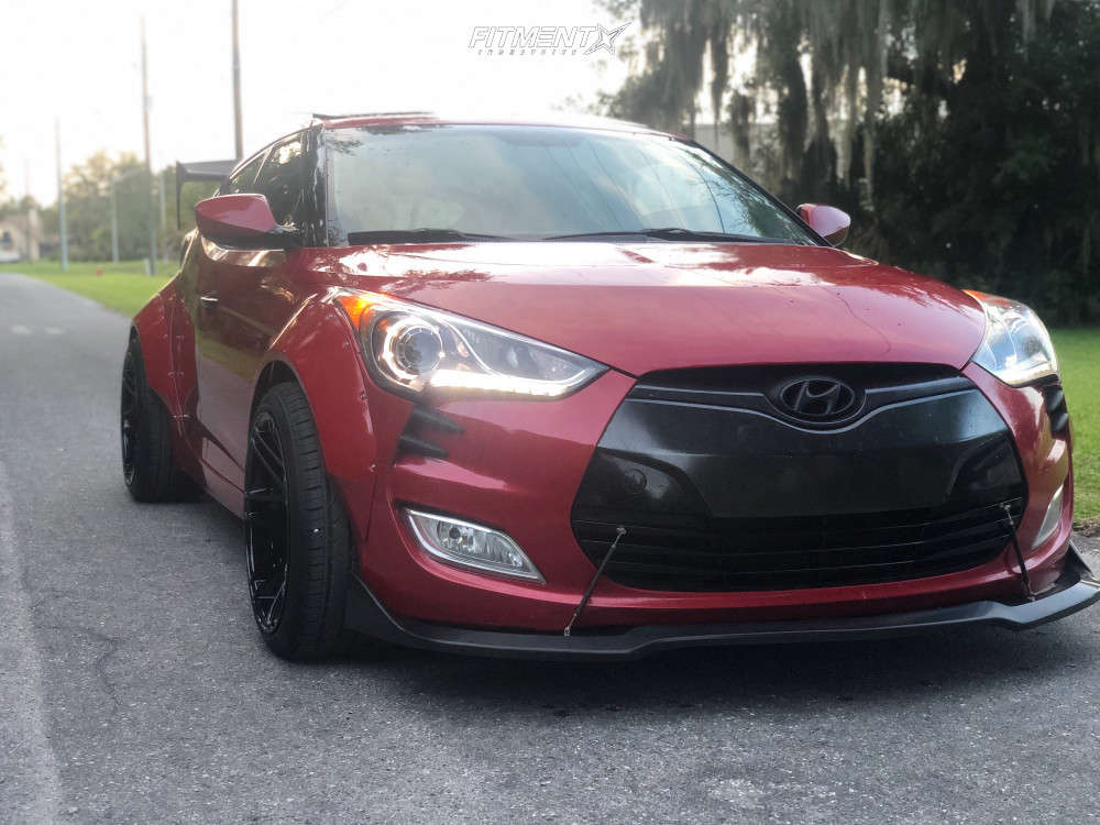 2013 Hyundai Veloster Base with 18x10 Forgestar F14 and Delinte 255x35 ...