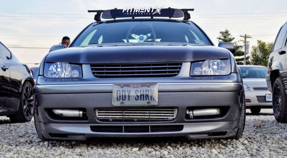 2005 Volkswagen Jetta GLI with 18x8.5 Rotiform Ind-t and Nankang 215x40 ...