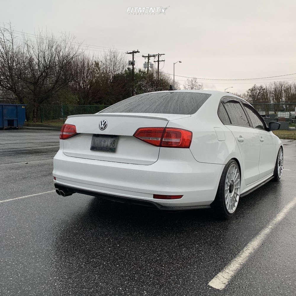 2015 Volkswagen Jetta S with 18x8.5 Rotiform Las-r and Nitto 225x40 on ...