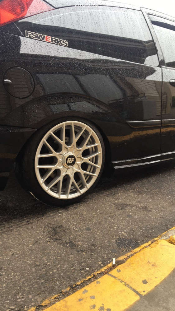 2003 Ford Focus SVT with 17x8 Rotiform Rse and Federal 195x40 on ...