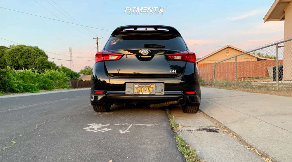 2018 Toyota Corolla IM Base with 18x9 Cosmis Racing XT-206R and Falken ...