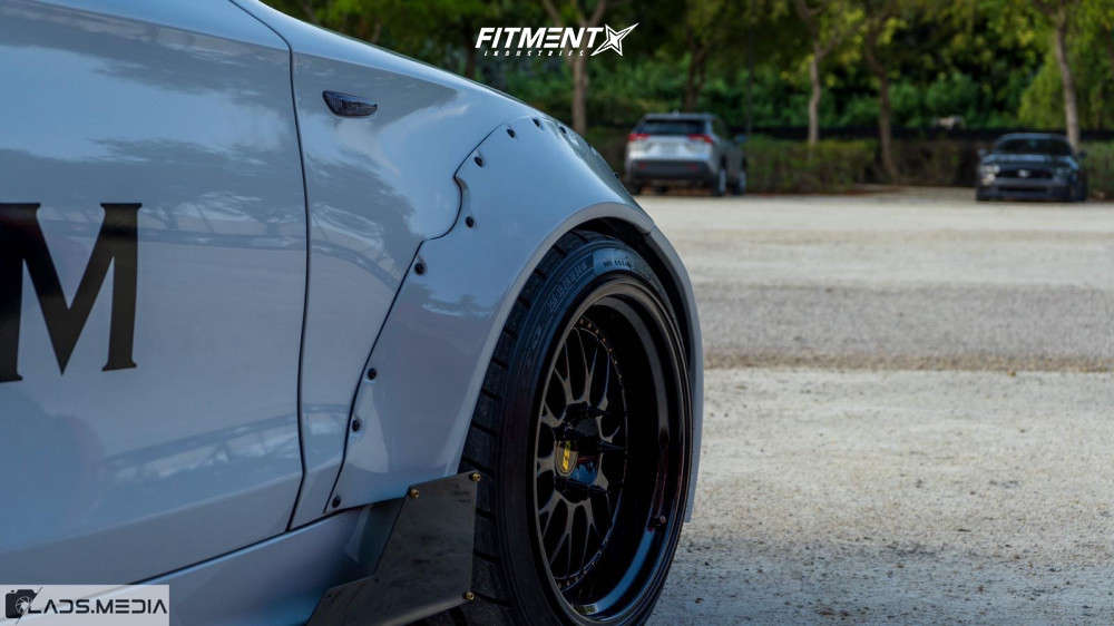 2007 BMW 1 Series M Base with 18x10.5 ESR Sr01 and Nitto 255x35 on ...