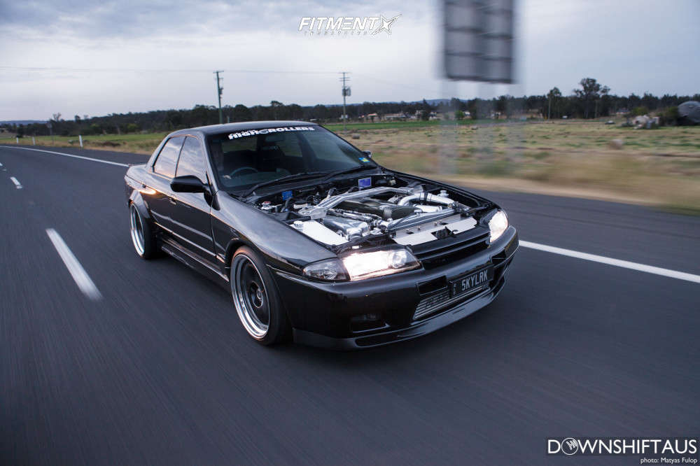 1989 Nissan Skyline R32 Base with 19x9 SSR Sp1 and Falken 225x35 on ...