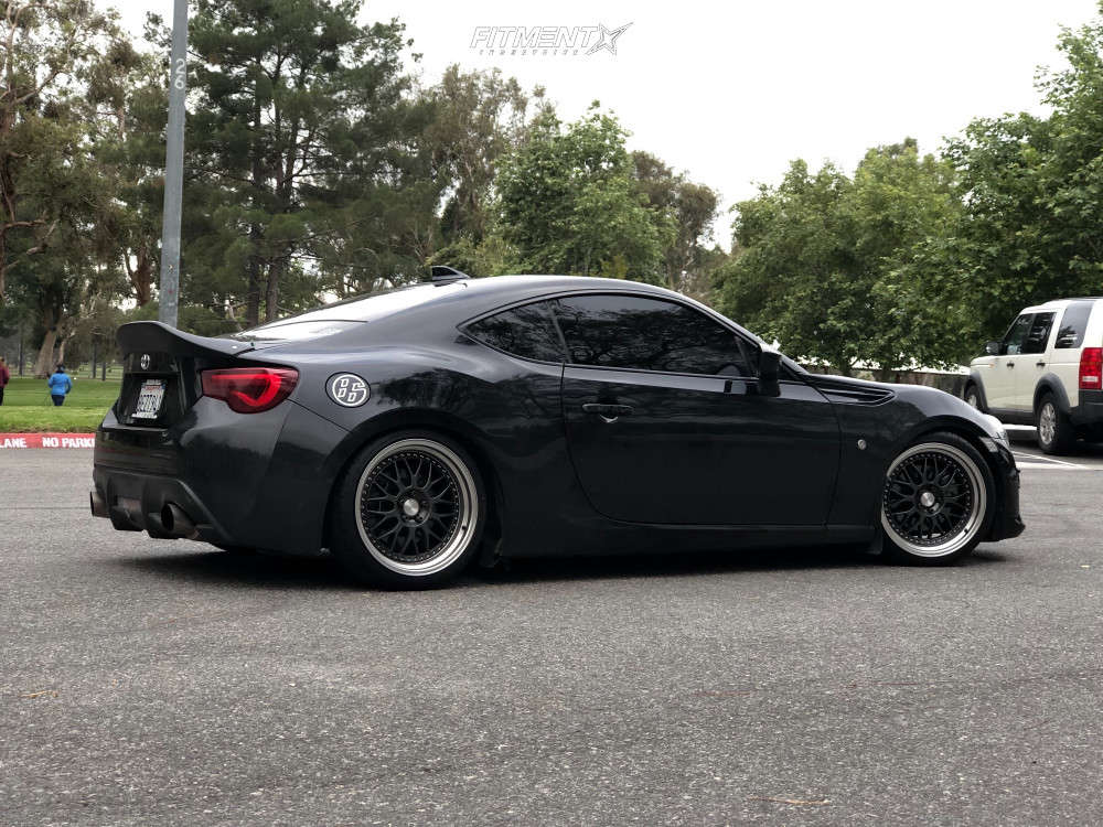2018 Toyota 86 GT with 18x8.5 ESR Sr01 and Federal 225x35 on Coilovers | 706165 | Fitment Industries