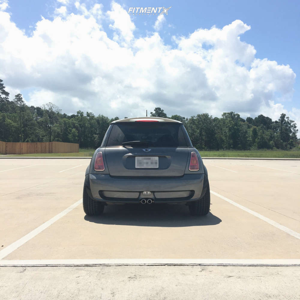 2004 Mini Cooper S with 16x8 Enkei RPF1 and Michelin 225x50 on ...