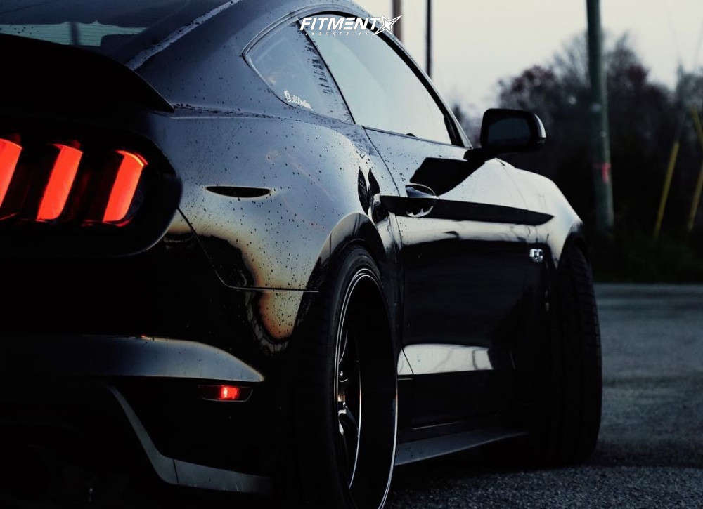V12 Mustang