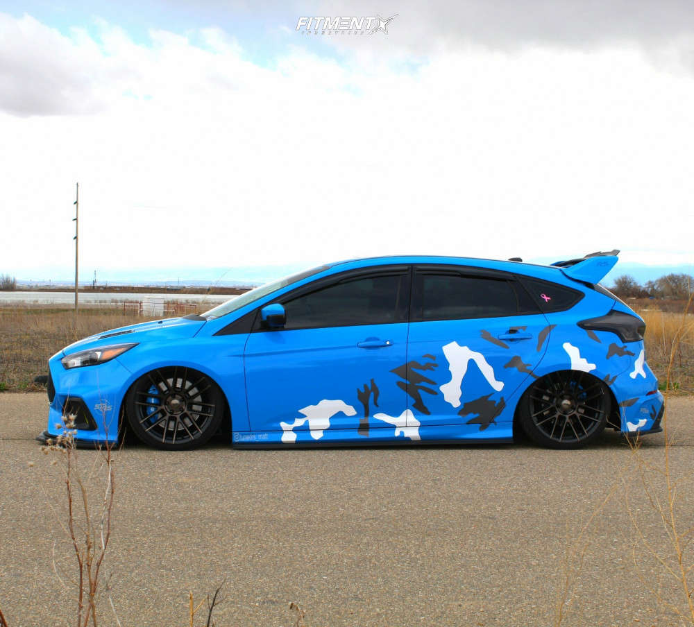 2017 Ford Focus RS with 19x8.5 TSW Hockenheim T and Federal 225x35 on ...